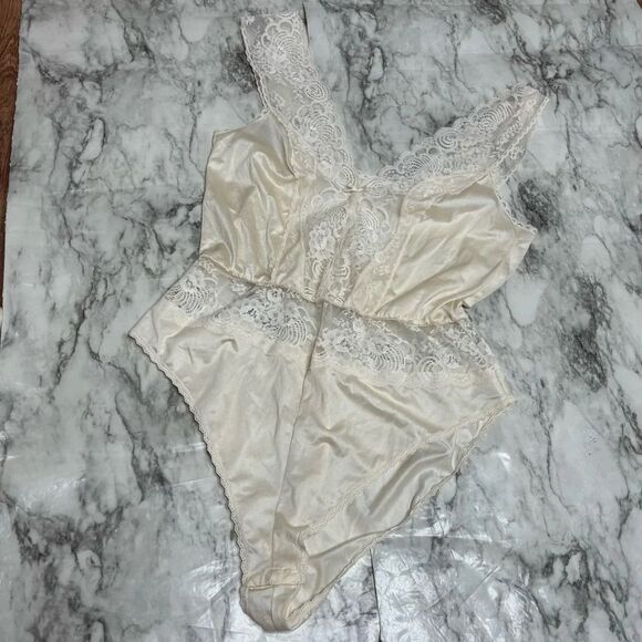 Playtex | Intimates & Sleepwear | Playtex Limited Vintage White Cream ...